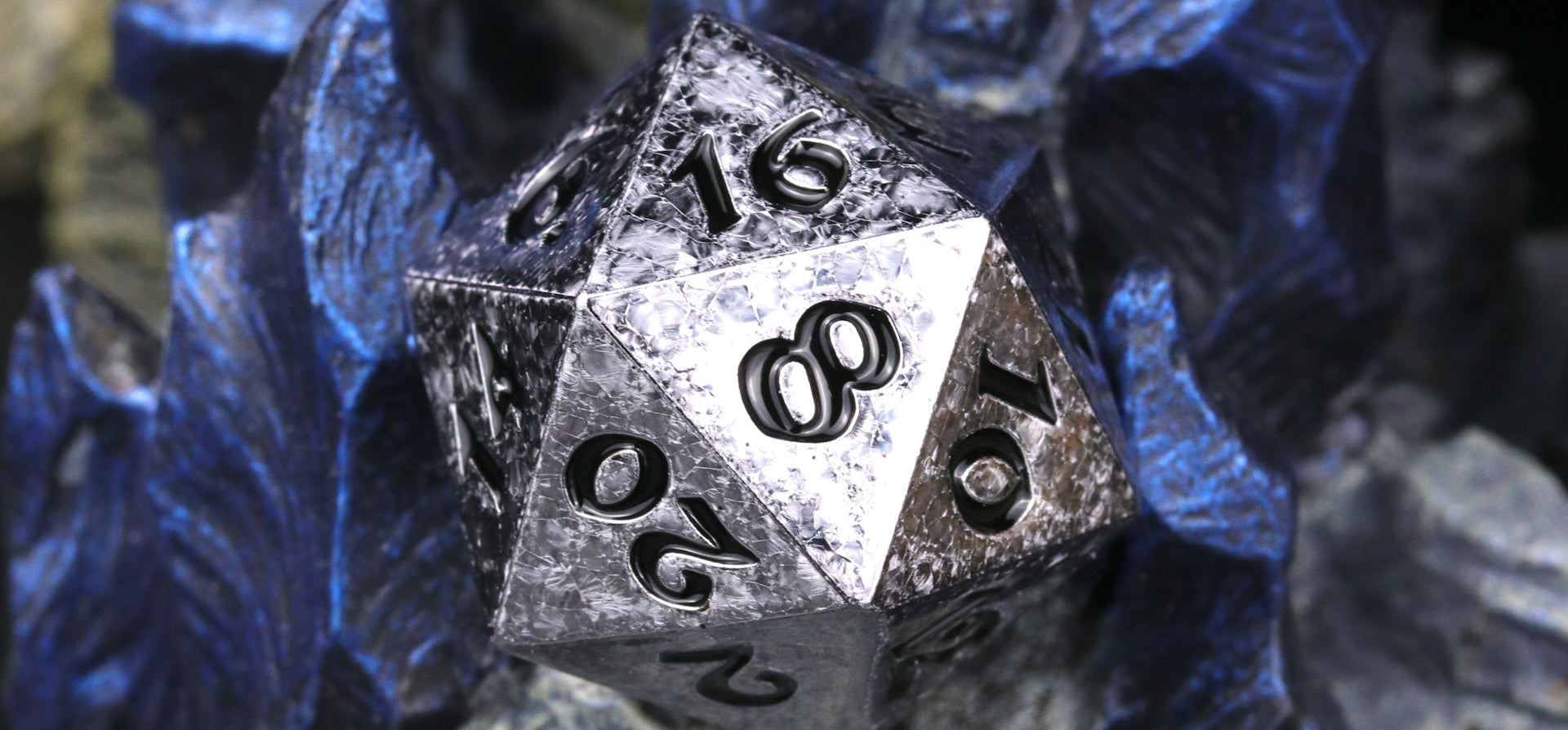 DND-Würfel, gekleidet für die Suche – Die Hard Dice